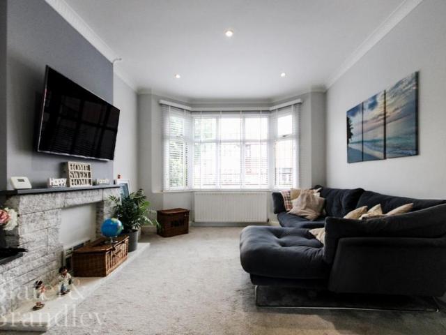 4 bedroom detached house to rent