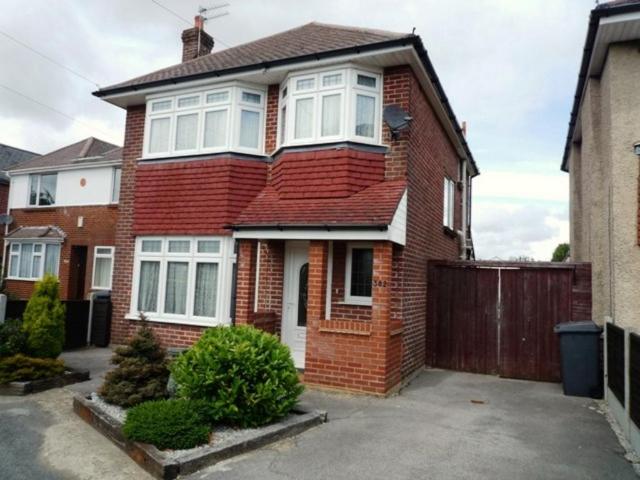 4 bedroom detached house to rent