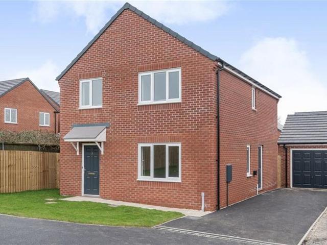 4 bedroom detached house to rent