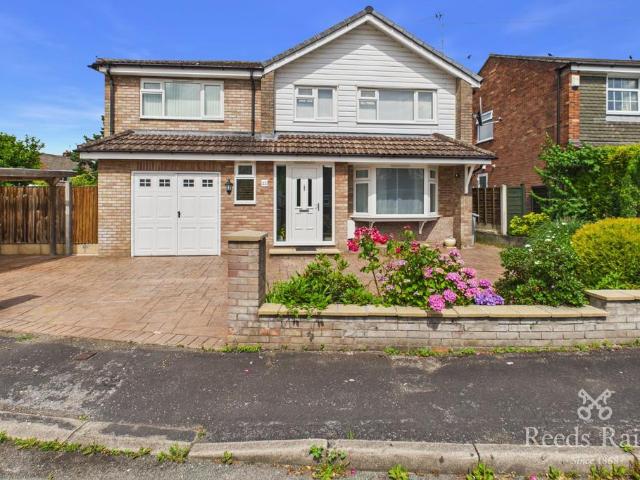 4 bedroom detached house to rent