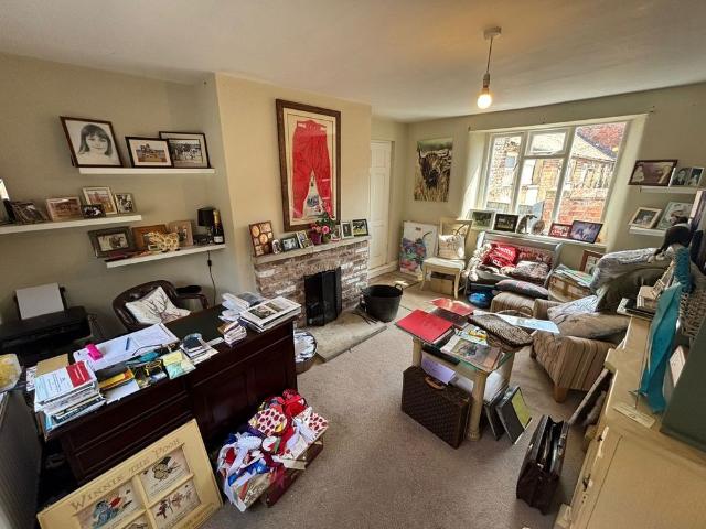 4 bedroom detached house to rent
