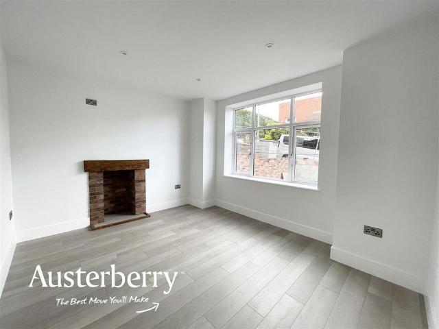 4 bedroom detached house to rent