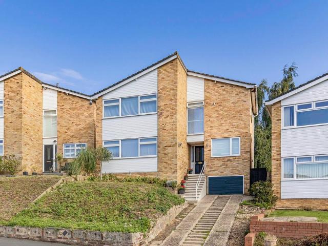 4 bedroom detached house to rent