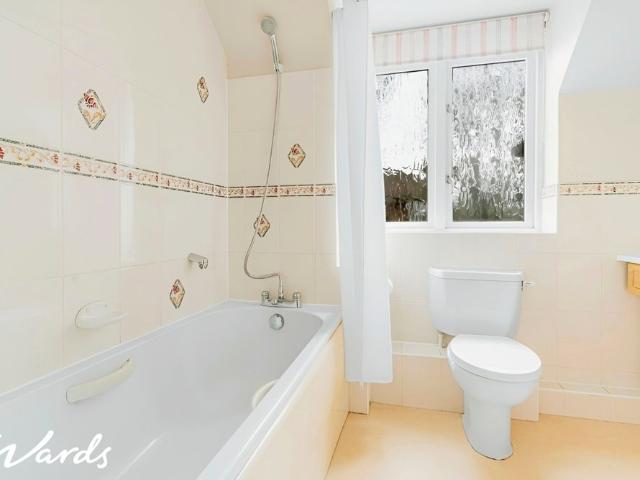 4 bedroom detached house to rent
