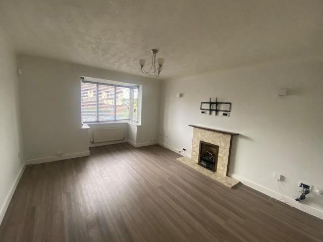 4 bedroom detached house to rent
