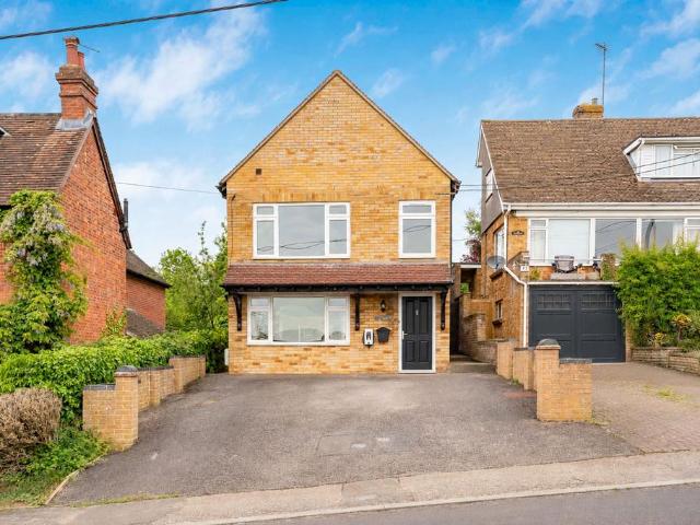 4 bedroom detached house to rent