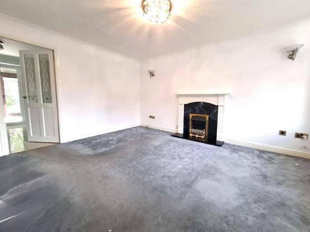 4 bedroom detached house to rent