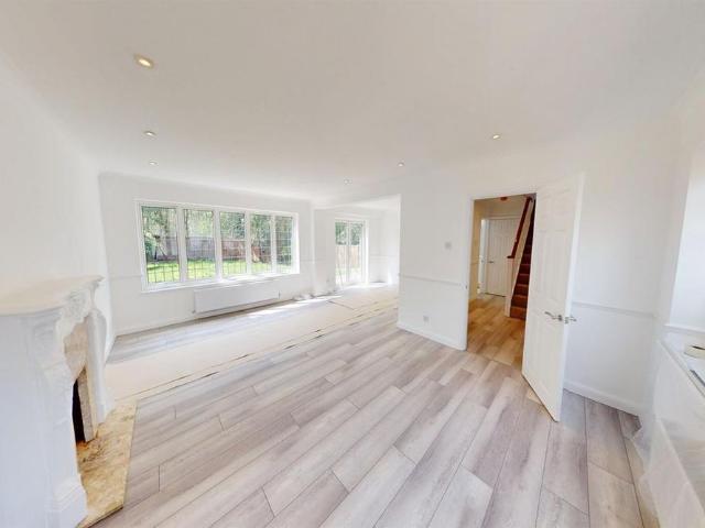 4 bedroom detached house to rent