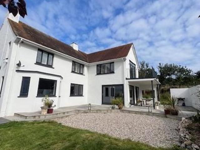 4 bedroom detached house to rent