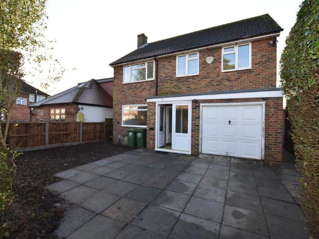 4 bedroom detached house to rent