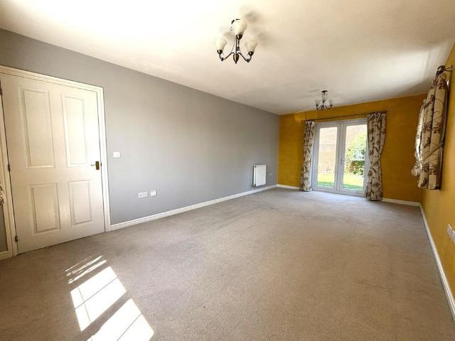 4 bedroom detached house to rent
