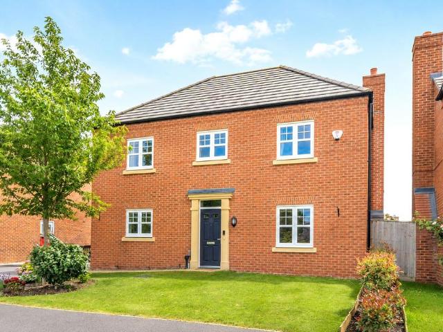 4 bedroom detached house to rent