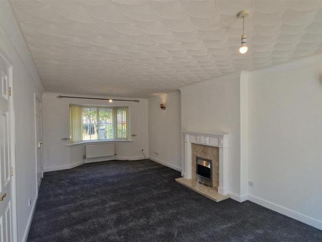 4 bedroom detached house to rent