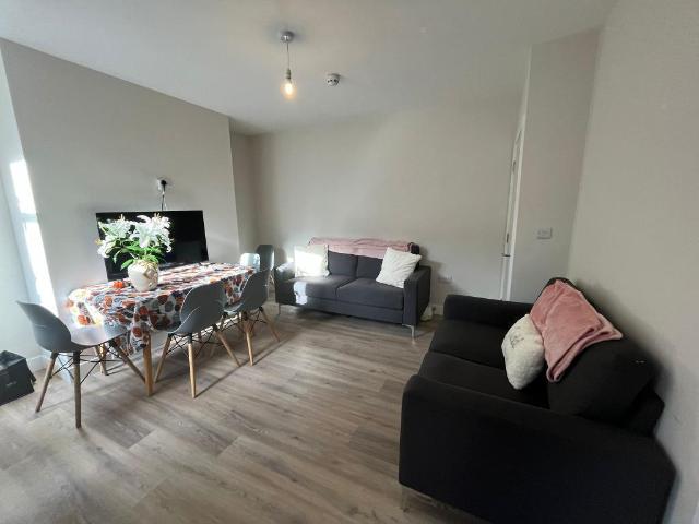 4 bedroom detached house to rent