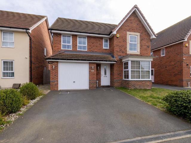 4 bedroom detached house to rent