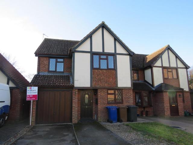 4 bedroom detached house to rent