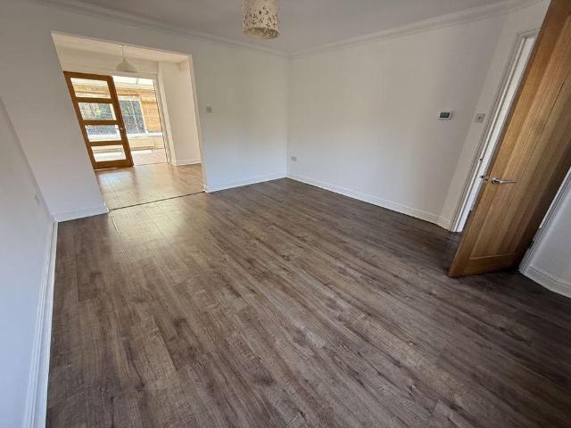 4 bedroom detached house to rent