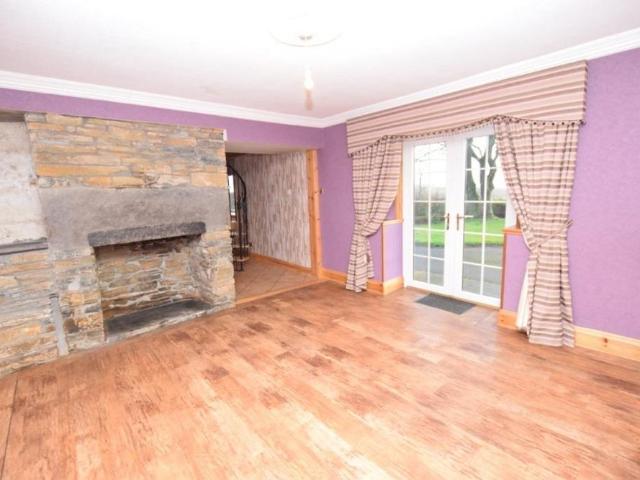 4 bedroom detached house to rent