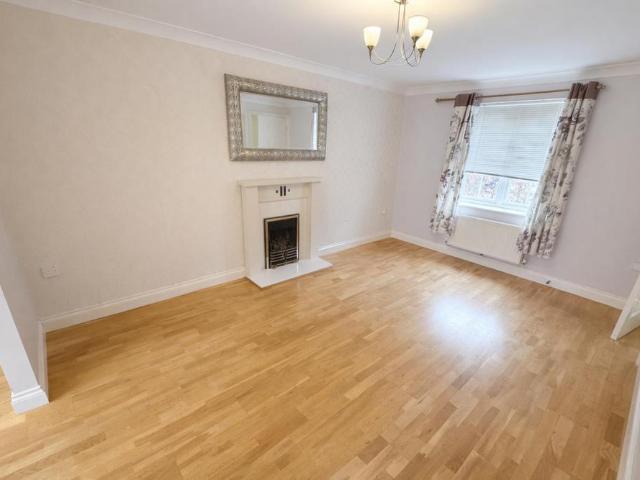 4 bedroom detached house to rent
