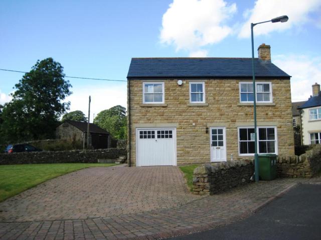 4 bedroom detached house to rent