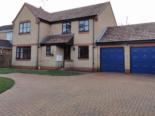 4 bedroom detached house to rent