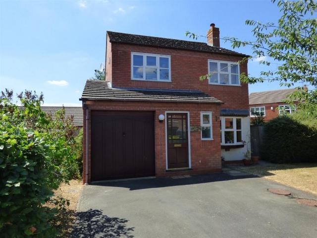 4 bedroom detached house to rent