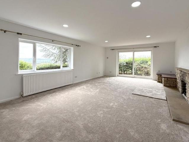 4 bedroom detached house to rent