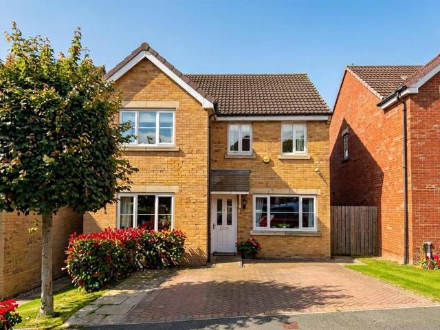 4 bedroom detached house to rent