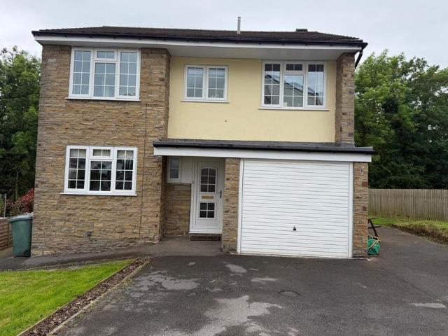 4 bedroom detached house to rent