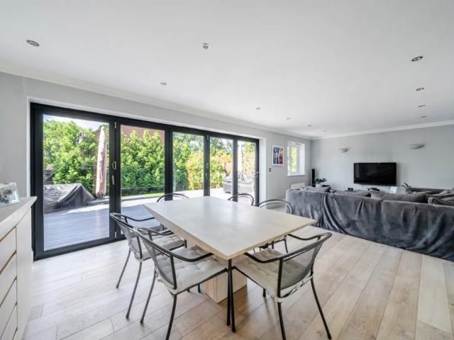 4 bedroom detached house to rent