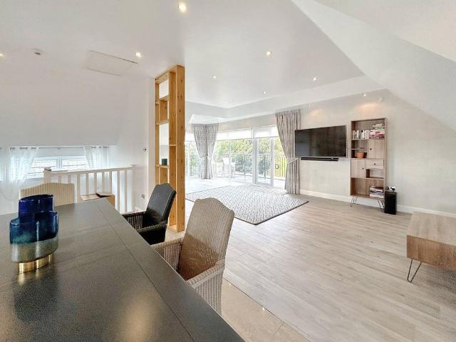 4 bedroom detached house to rent