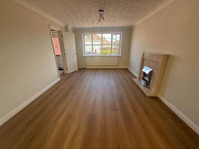 4 bedroom detached house to rent