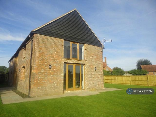 4 bedroom detached house to rent