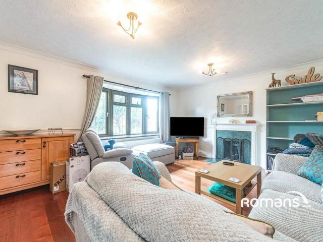 4 bedroom detached house to rent