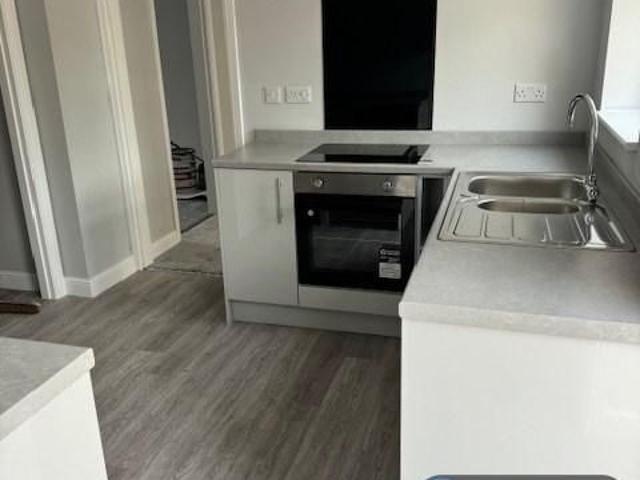 4 bedroom detached house to rent