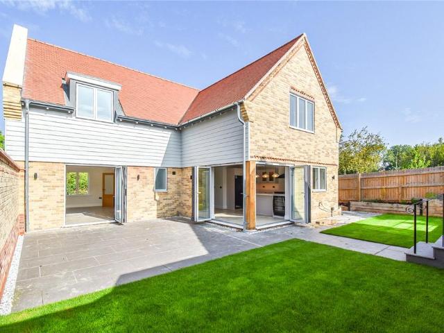 4 bedroom detached house to rent