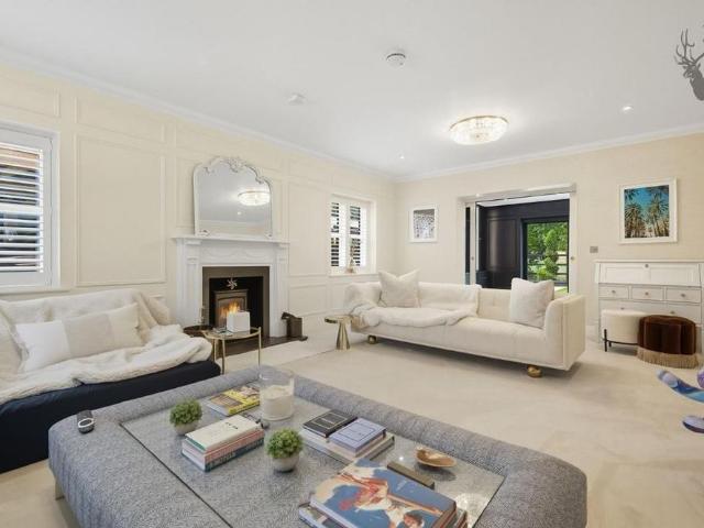 4 bedroom detached house to rent