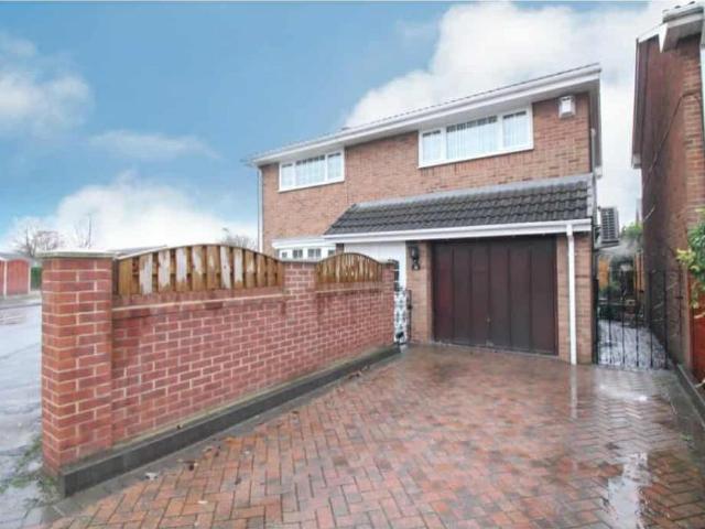 4 bedroom detached house to rent
