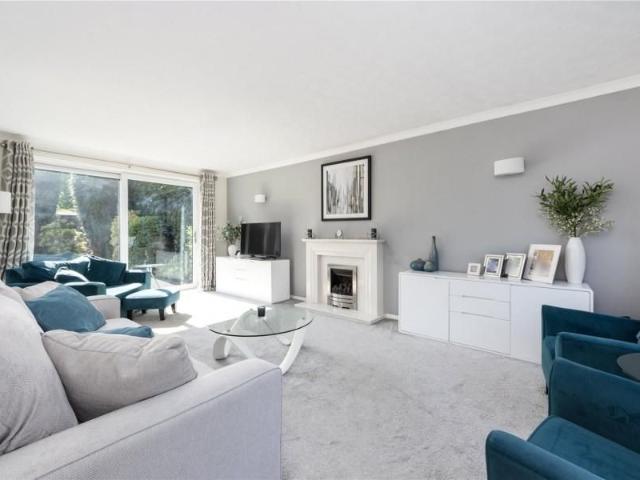 4 bedroom detached house to rent