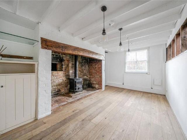 4 bedroom detached house to rent