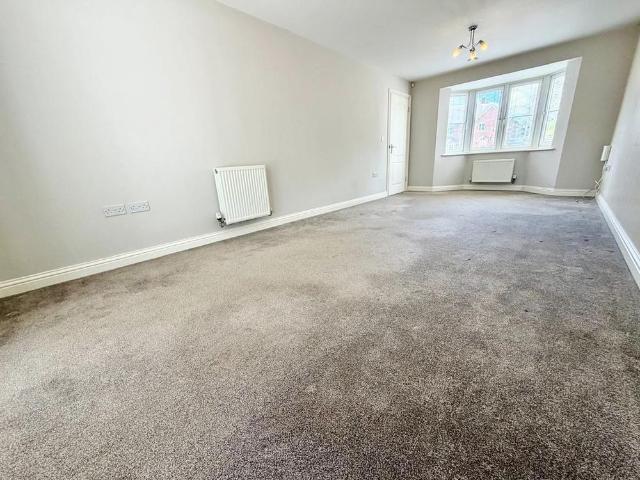 4 bedroom detached house to rent