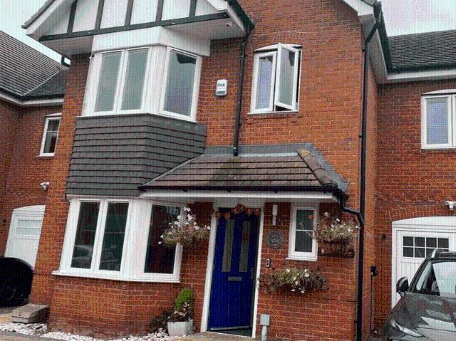 4 bedroom detached house to rent