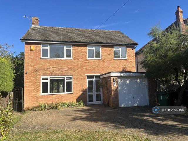 4 bedroom detached house to rent