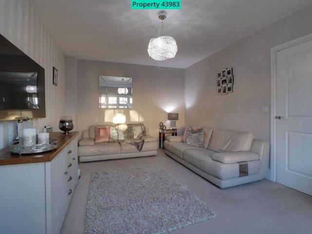 4 bedroom detached house to rent