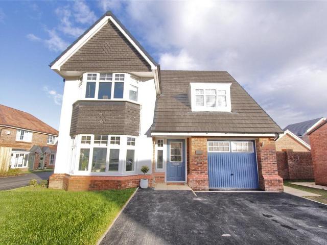 4 bedroom detached house to rent