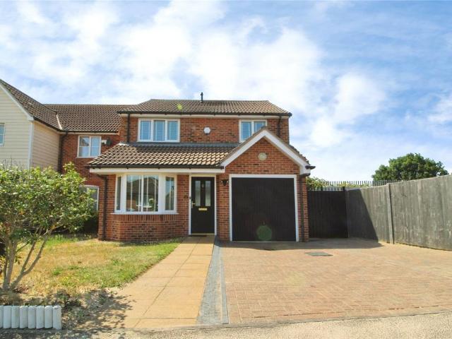 4 bedroom detached house to rent