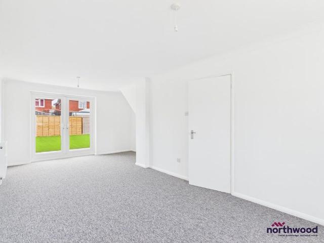 4 bedroom detached house to rent