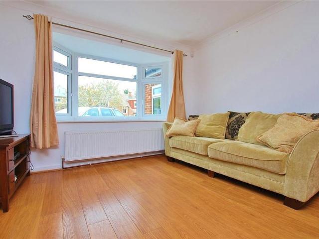 4 bedroom detached house to rent