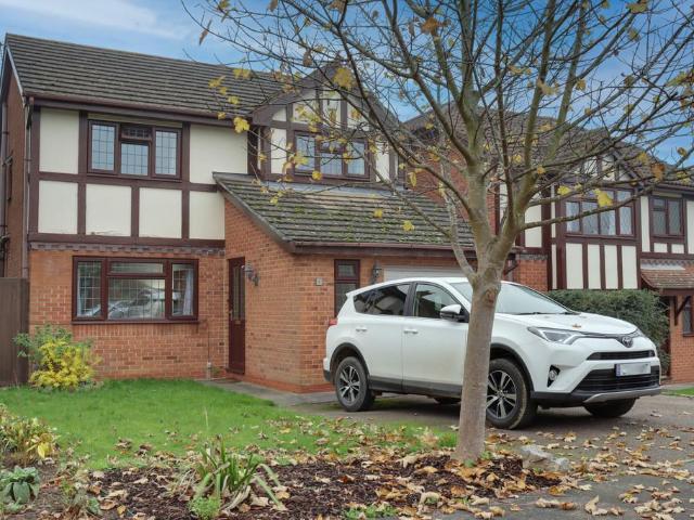 4 bedroom detached house to rent
