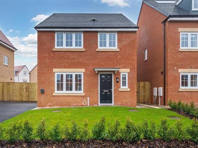 4 bedroom detached house to rent